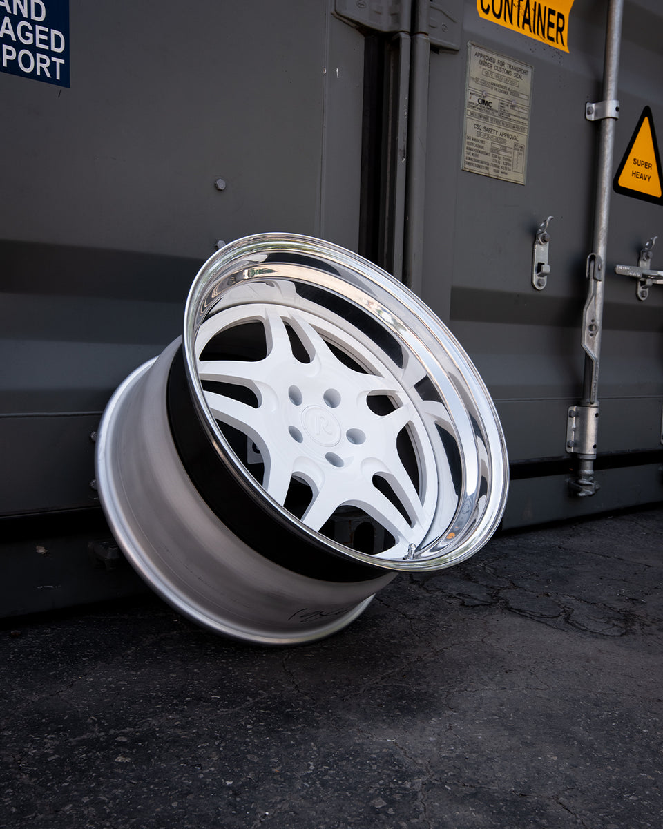 DTM.06 GLOSS WHITE W/ HIDDEN HARDWARE – Revolve Wheels